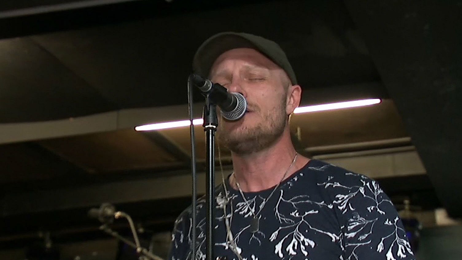 En mere tung Jakob Sveistrup er klar med nyt album | TV 2 Fyn En mere tung Jakob Sveistrup er klar med nyt album | TV 2 Fyn