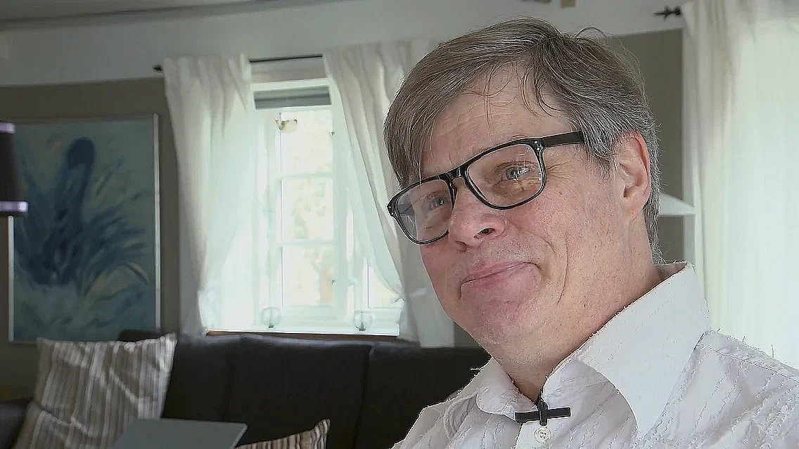 Eriks demente kone skal flytte 150 kilometer væk - en katastrofe, siger politiker | TV 2 Fyn