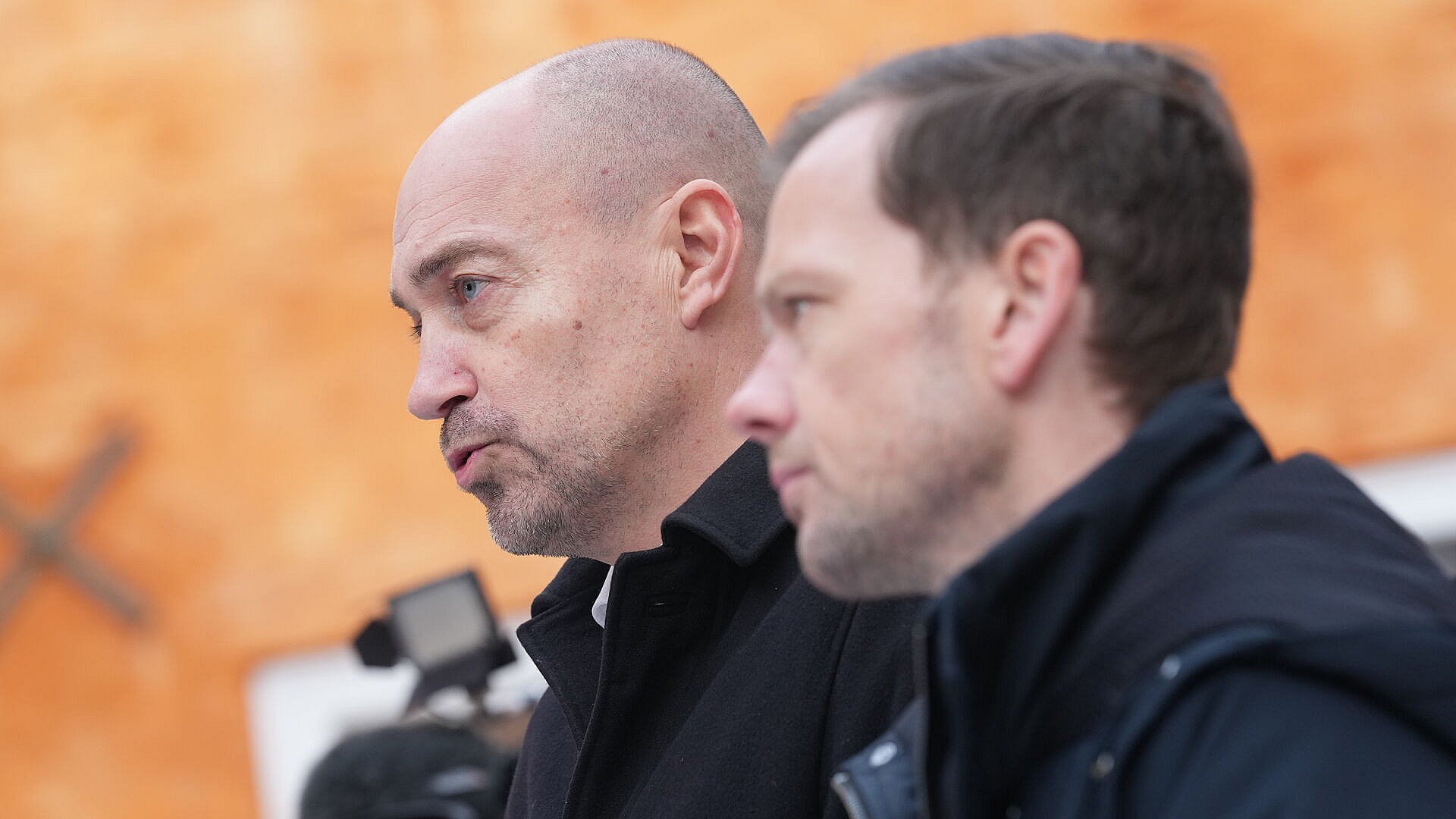 Rasende ministre vil have Middelfart-milliardær ud af busken | TV 2 Fyn