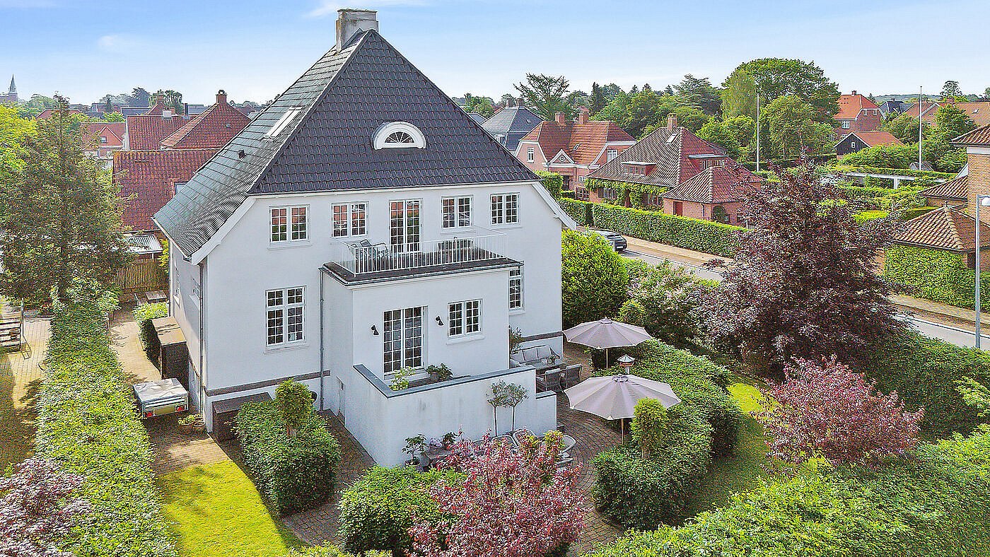 De rige sætter villaerne til salg - så meget koster de | TV 2 Fyn