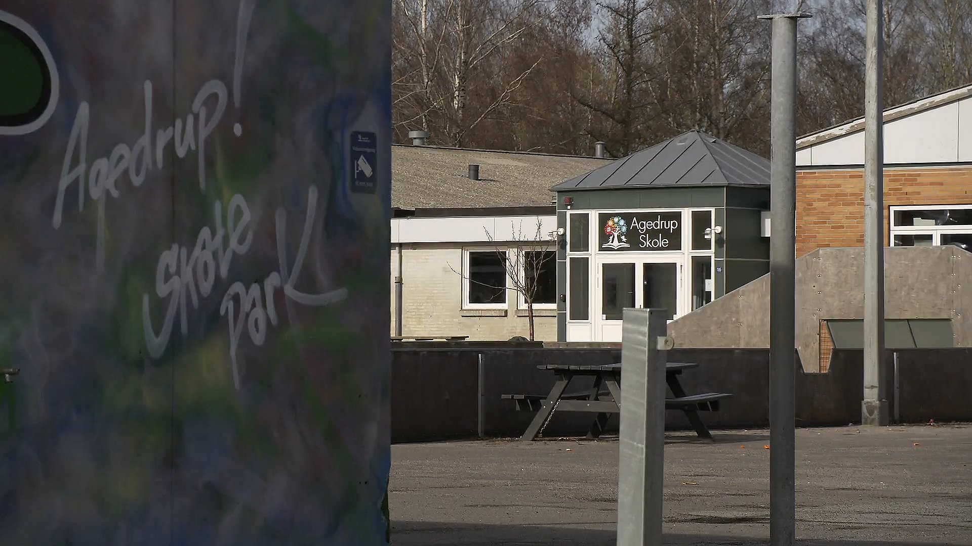 Skoleleder bryder tavsheden - inviterer forældre ind | TV 2 Fyn