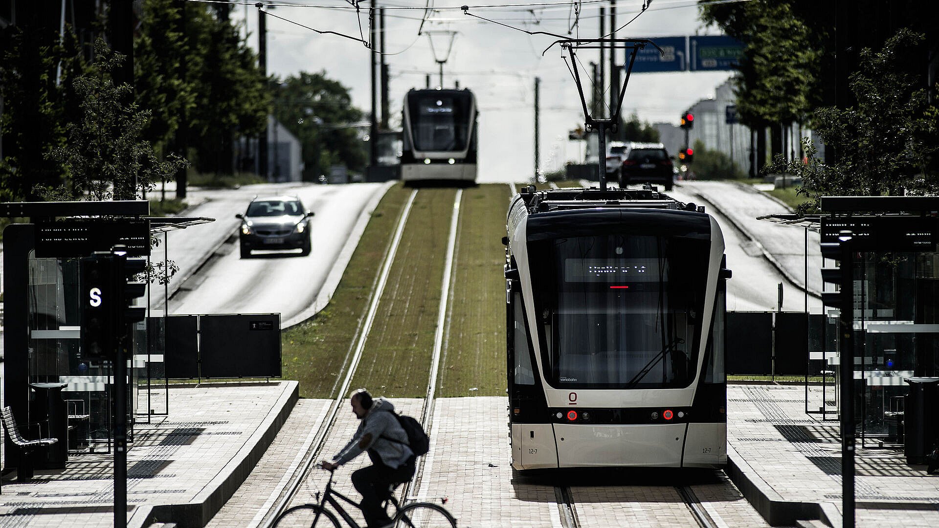 På tre år har letbanen kostet 159 millioner mere end planlagt - nu ... På tre år har letbanen kostet 159 millioner mere end planlagt - nu ...