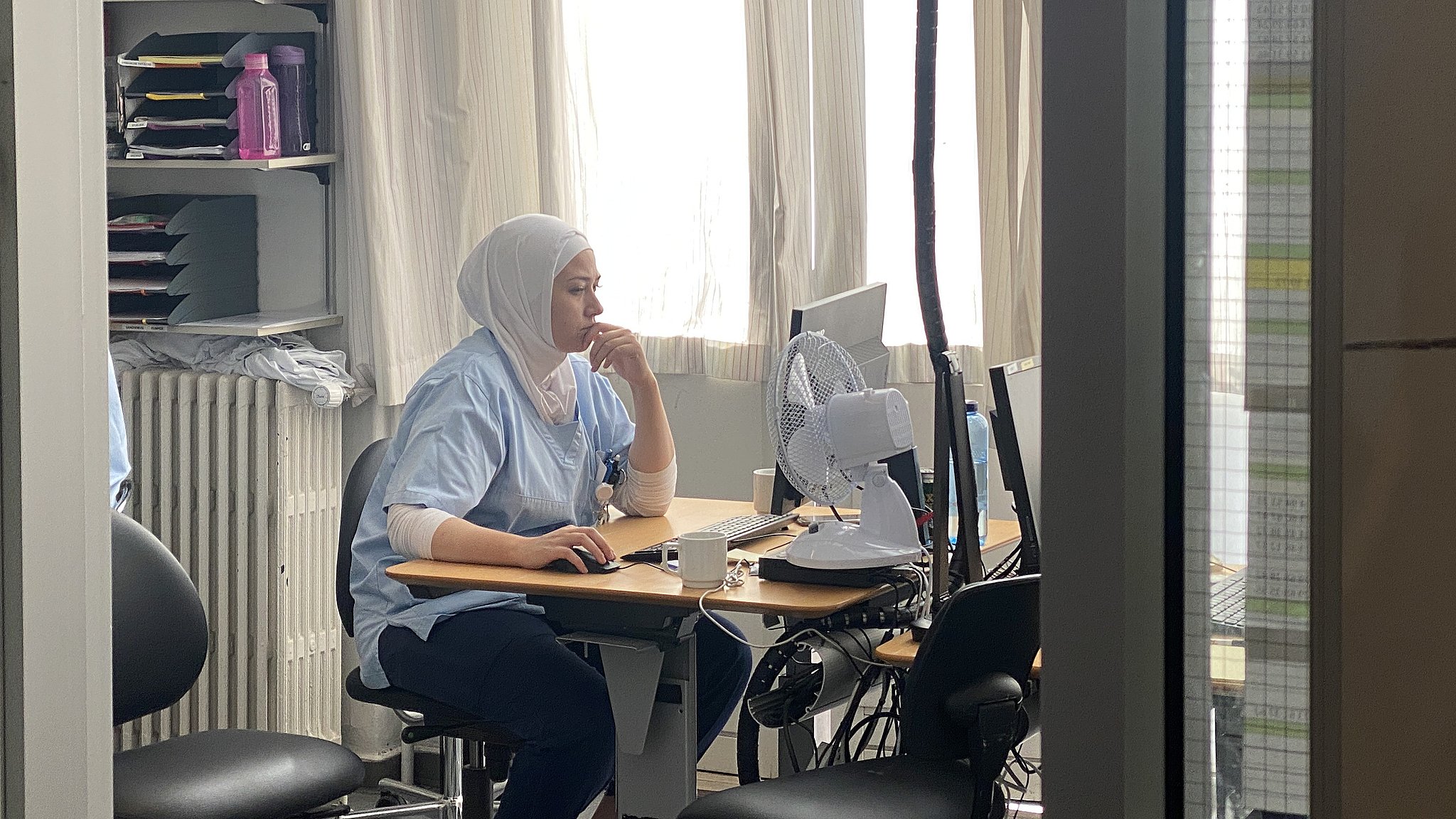 Kæmpe pres på sygehusene: - Det går så hurtigt, at en arbejdsdag kan føles som en time | TV 2 Fyn